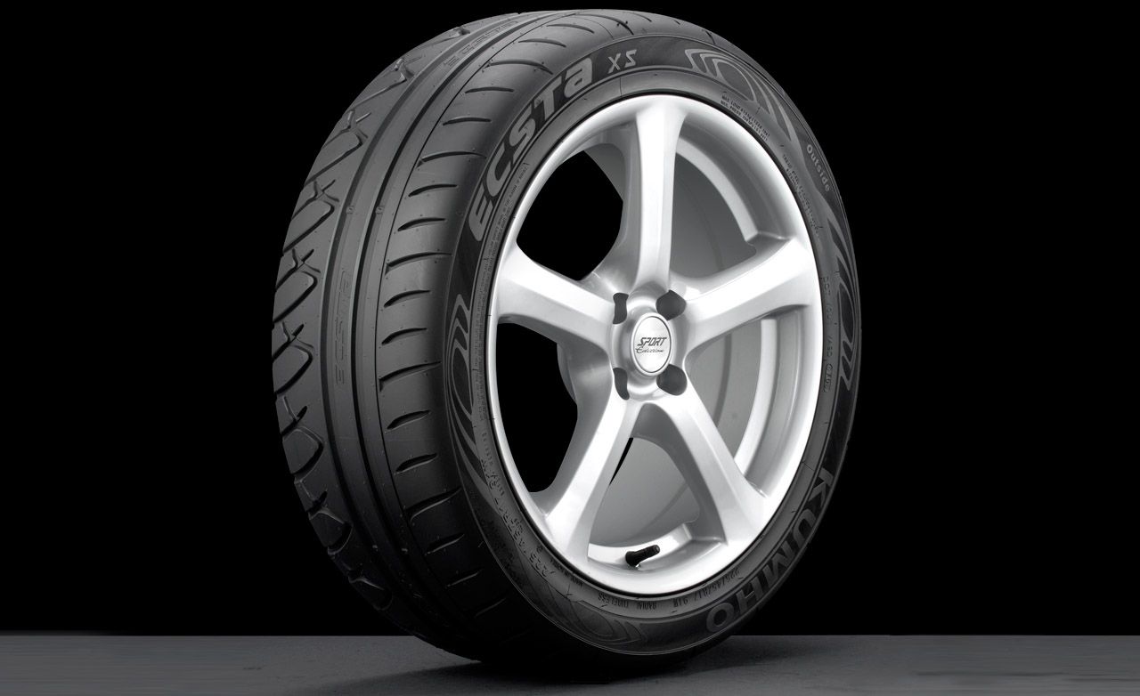 Kumho Ecsta Xs