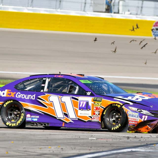 Disaster Strikes Contenders At Las Vegas Nascar Playoff Points Shaken Up