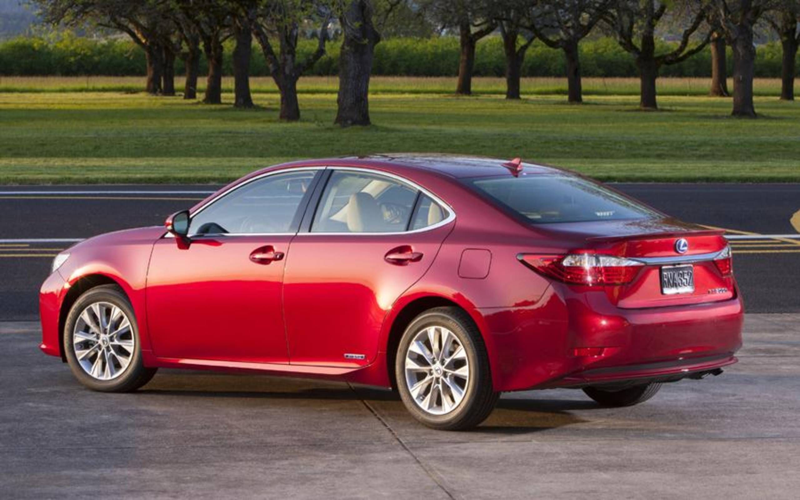 2013 Lexus ES 300h review notes