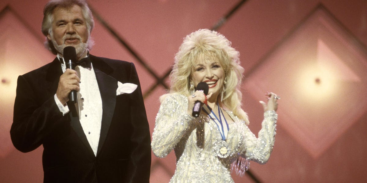 Dolly Parton and Kenny Rogers Perform Dolly Parton and Kenny Rogers Perform
