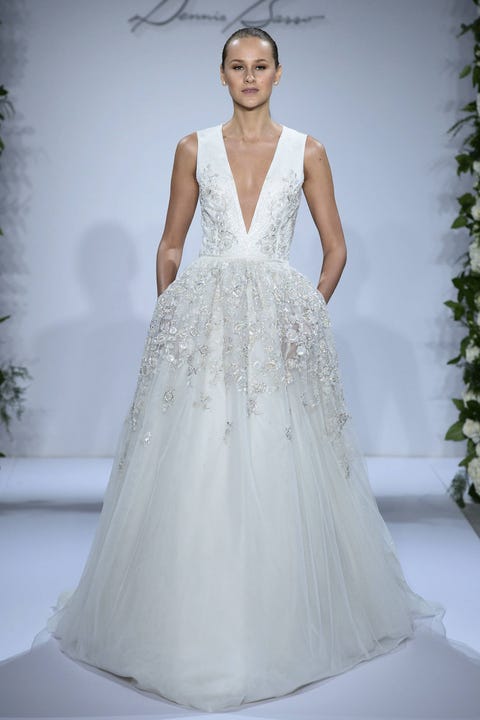 13 Gorgeously Sexy Wedding Gowns