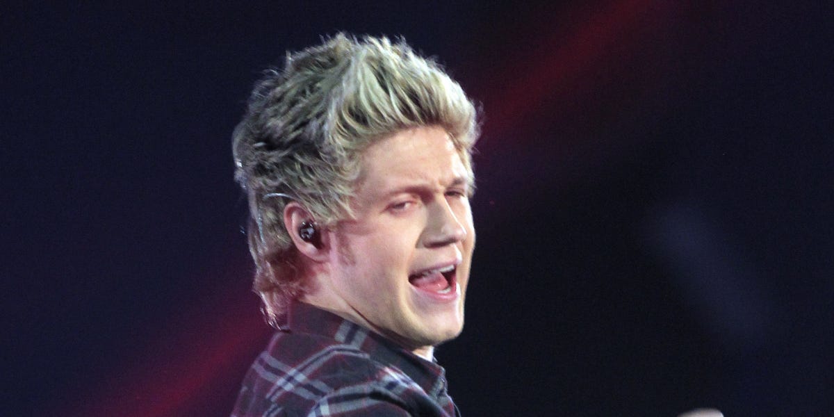 Happy Holidays Heres Niall Horan Dancing Around In His Underwear