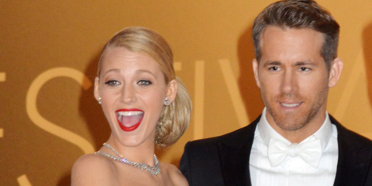 Ryan Reynolds Blake Lively Boob Grab Ryan Reynolds Blake Lively Boob Grab