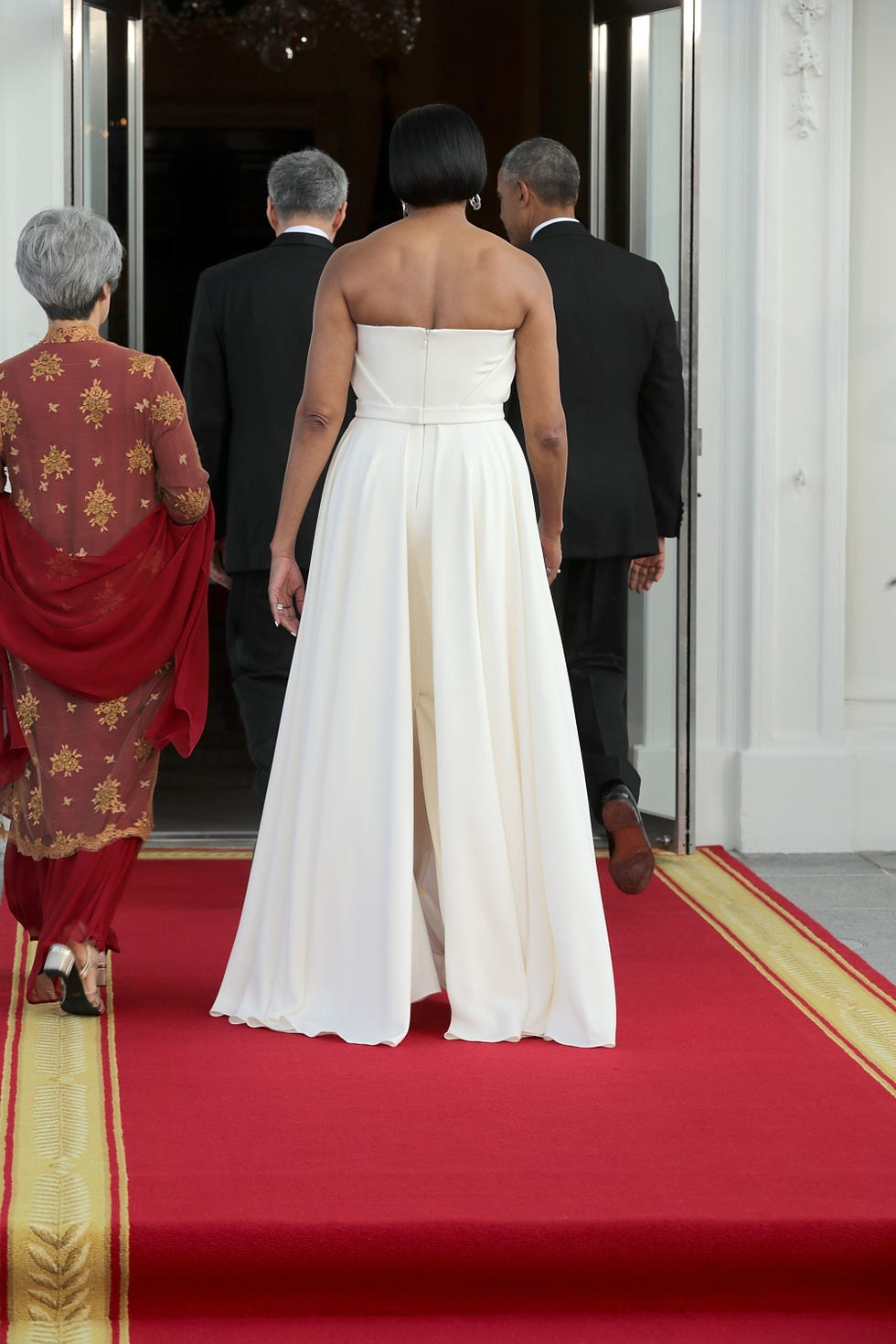 You Have To See The Back Of Michelle Obamas Gorgeous State Dinner Dress