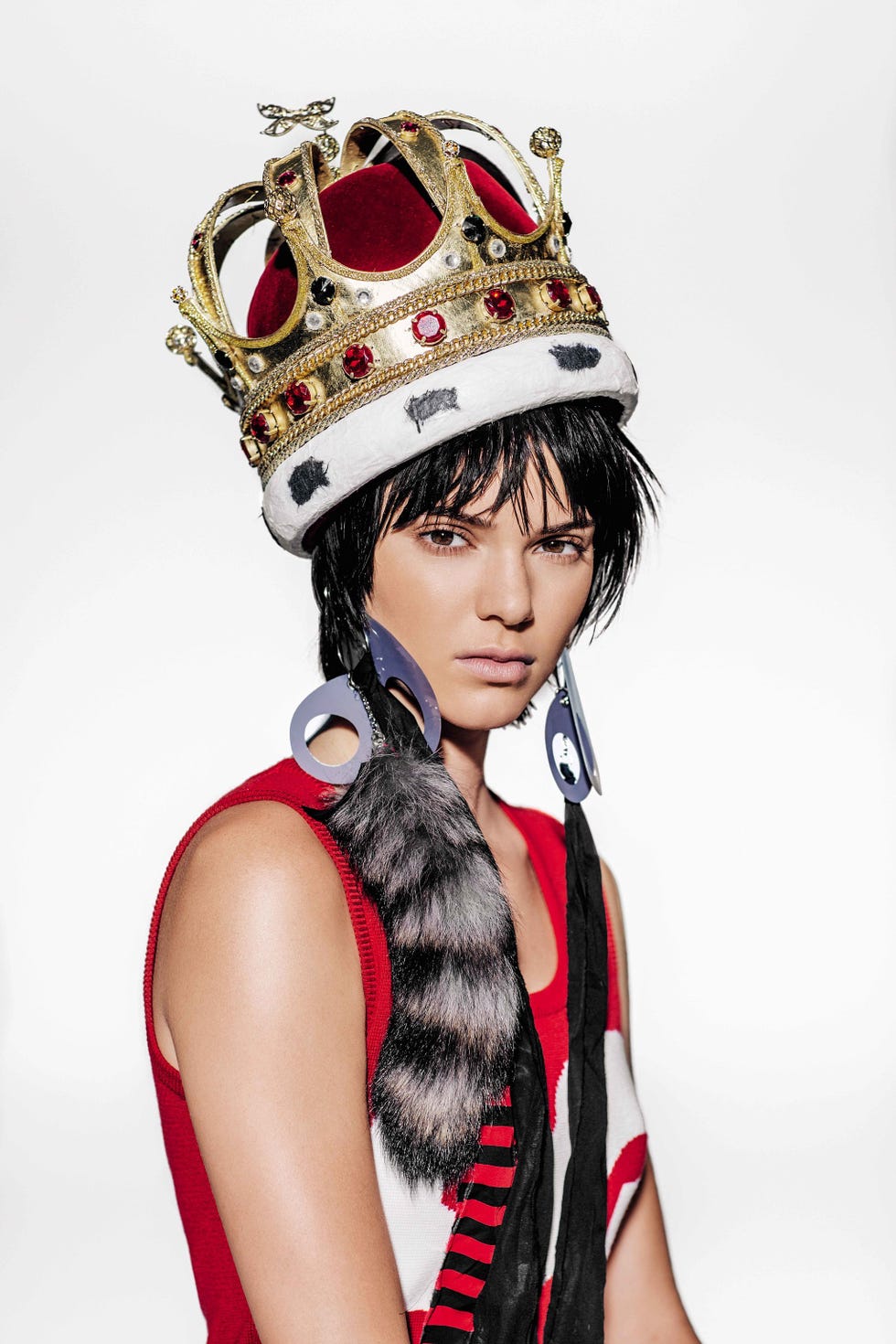 Kendall Jenner Rocks A Bowl Cut And Bare Face For Vogue Brazil