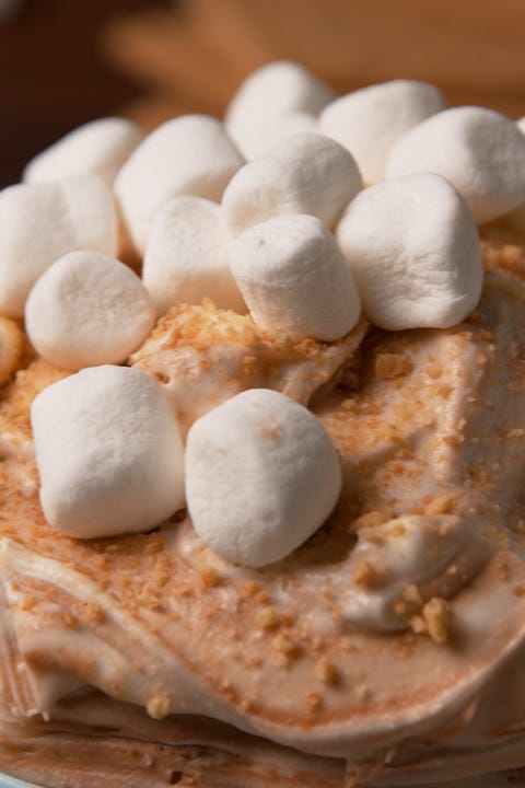 Making Fluffy S'mores Dip Video — Fluffy S'mores Dip Recipe How To Video Making Fluffy S'mores Dip Video — Fluffy S'mores Dip Recipe How To Video