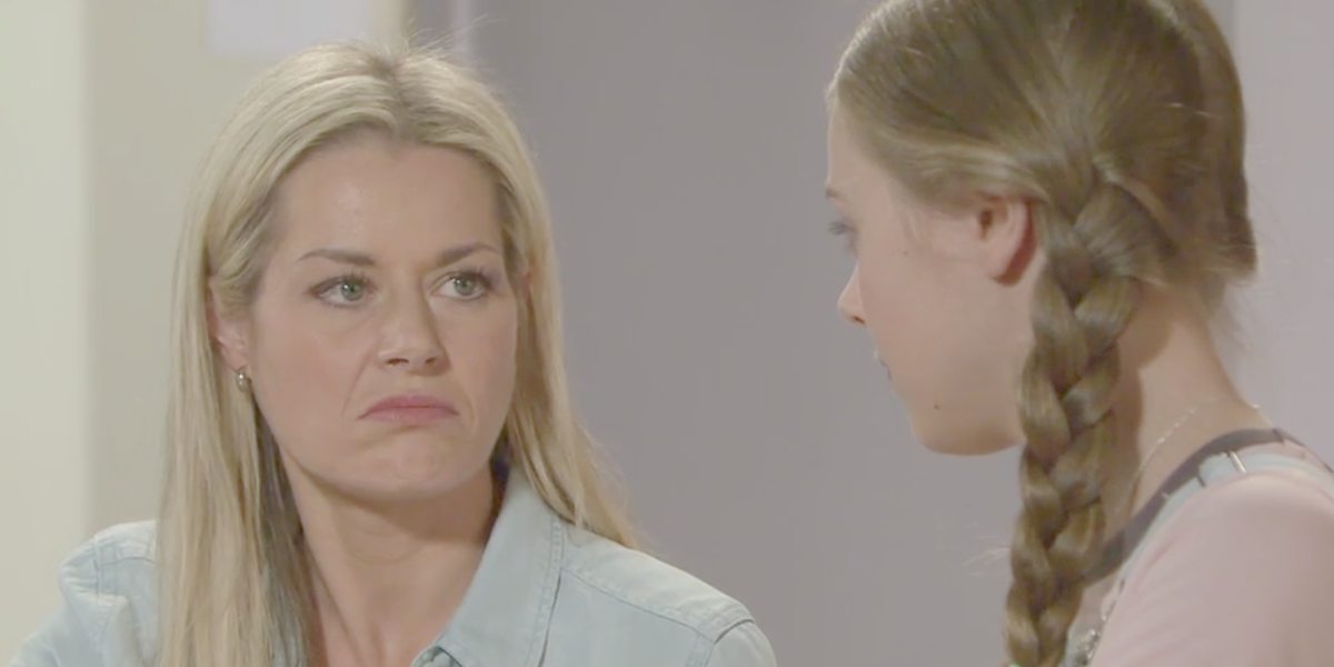Neighbours reveals shock death fears in Dee Bliss storyline Neighbours reveals shock death fears in Dee Bliss storyline