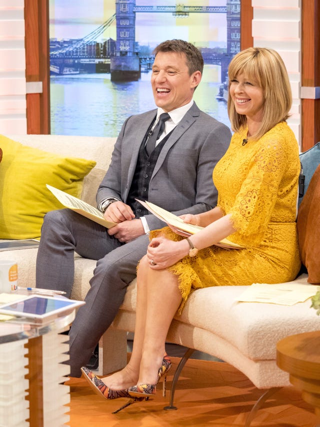 Kate Garraways Dress Bursts Open Live On Air In Epic Wardrobe