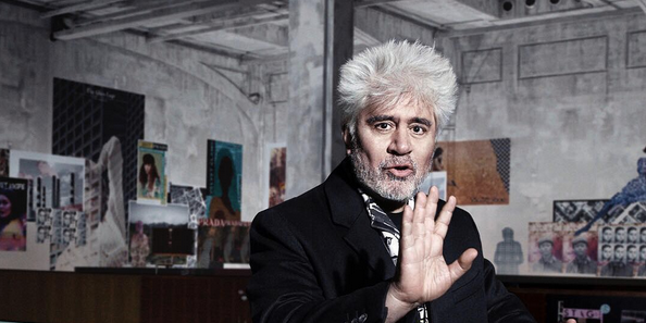 Pedro Almodóvar protagoniza la última campaña de Prada Pedro Almodóvar protagoniza la última campaña de Prada