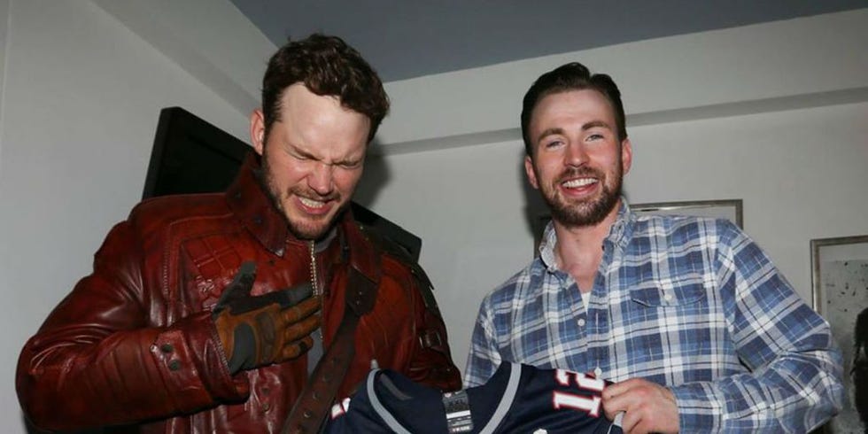 Chris Pratt Pays Off Super Bowl Bet with Chris Evans - Pratt Visits ... Chris Pratt Pays Off Super Bowl Bet with Chris Evans - Pratt Visits ...