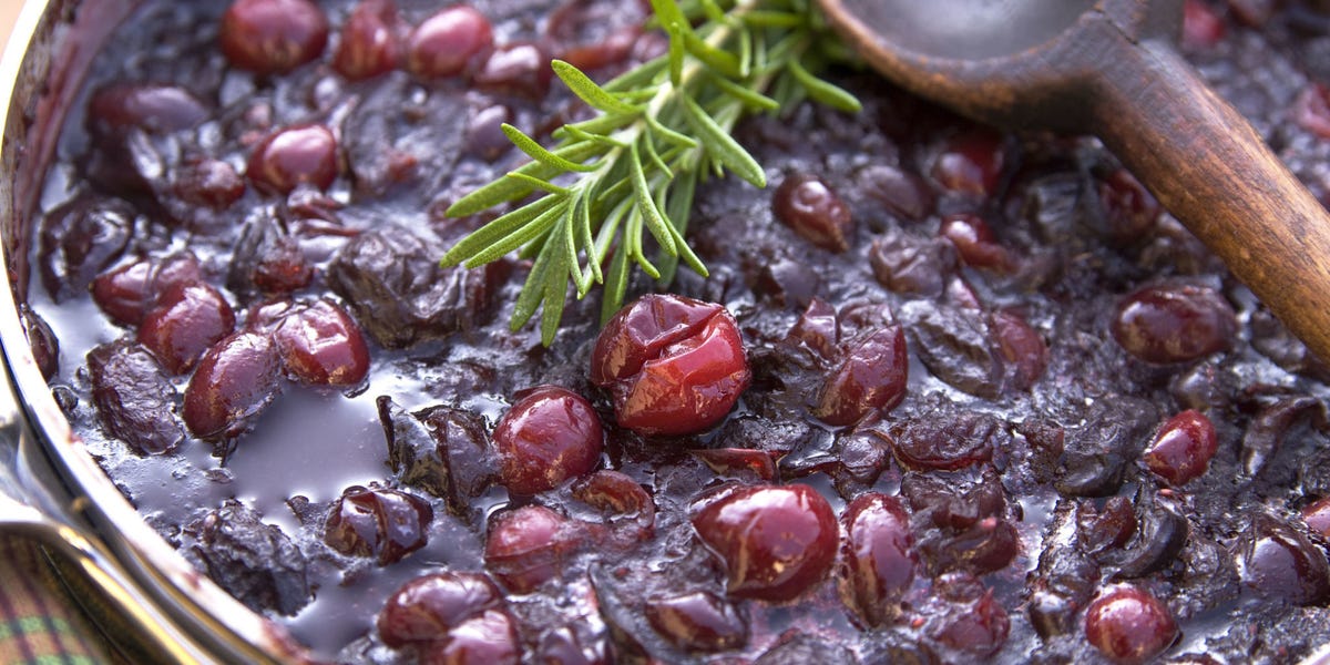 9 Thanksgiving Foods Everyone Secretly Hates