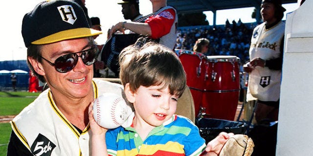 David Cassidy's Son Shares Heartbreaking Message About His Father's Death David Cassidy's Son Shares Heartbreaking Message About His Father's Death