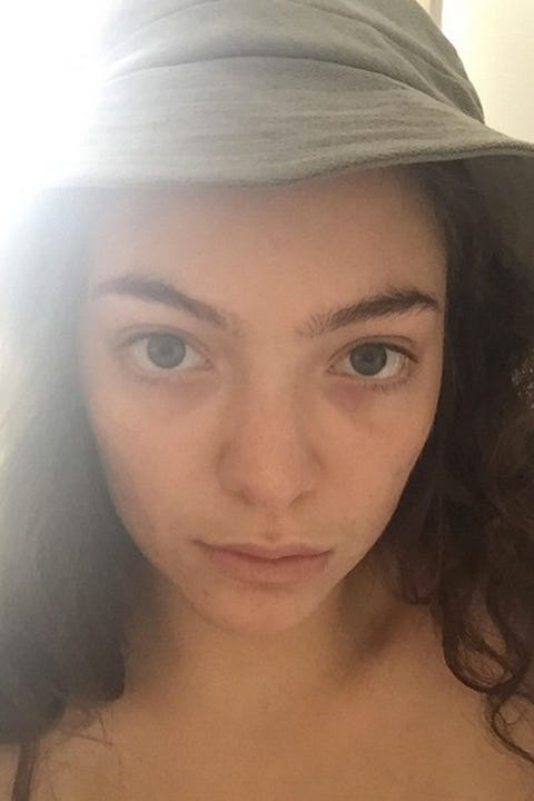 No Makeup Selfies Celebrities Taking Selfies Without Makeup