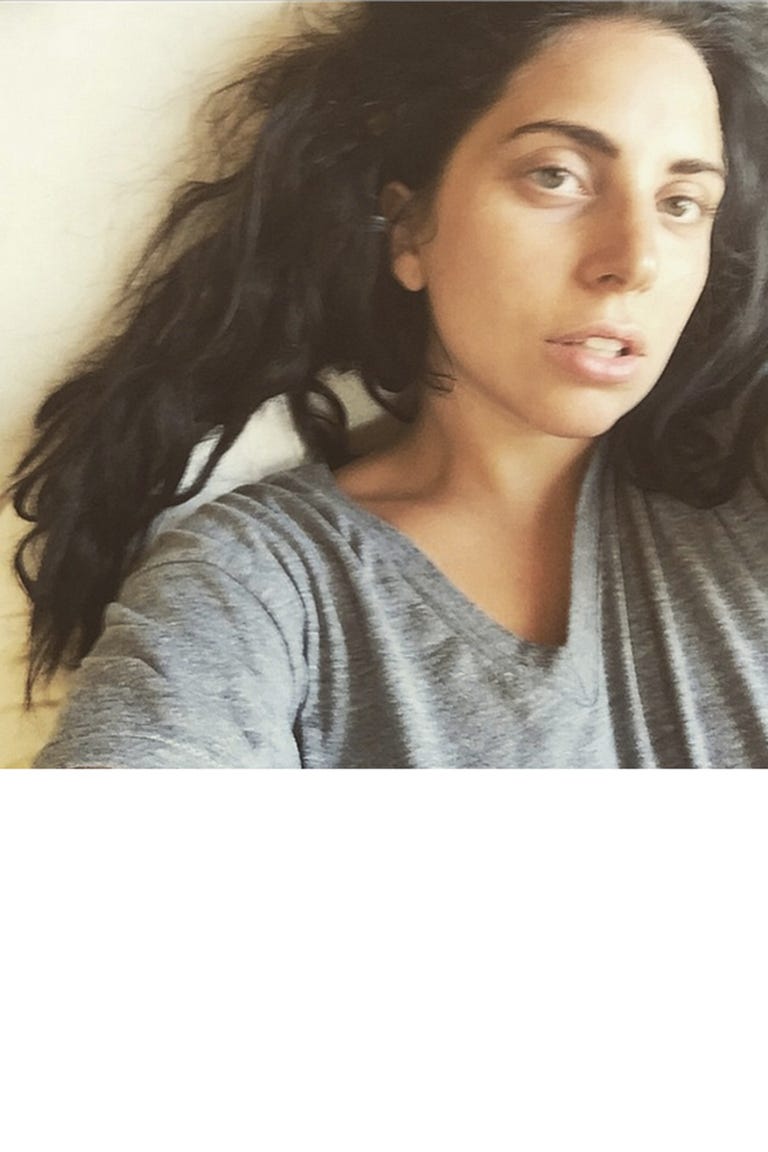 No Makeup Selfies Celebrities Taking Selfies Without Makeup