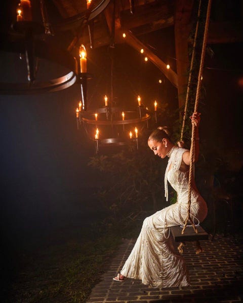 「人生で最も完璧な瞬間…」ジェニファー・ロペスが夢のような結婚式の写真を一挙公開!