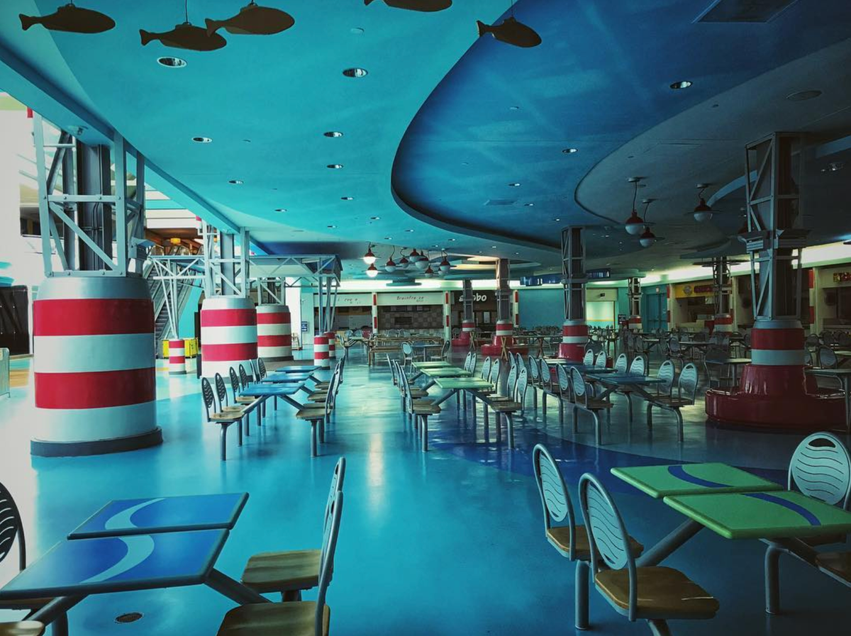 13 Creepy Photos Of Abandoned Shopping Malls