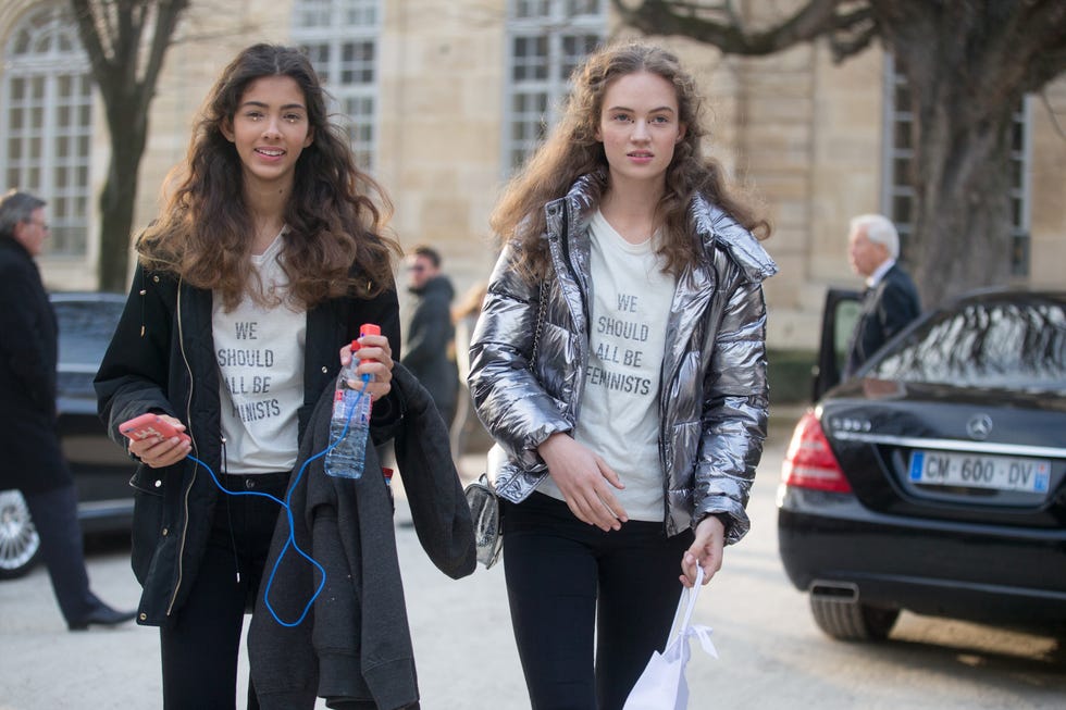 Deze Nieuwe Variant Van Diors We Should All Be Feminists Shirt Gaat
