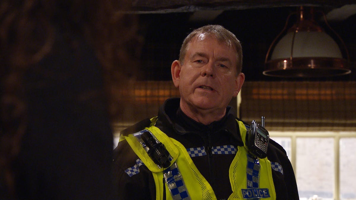 Emmerdale Spoilers The Woolpack Robbery Sparks Suspicion