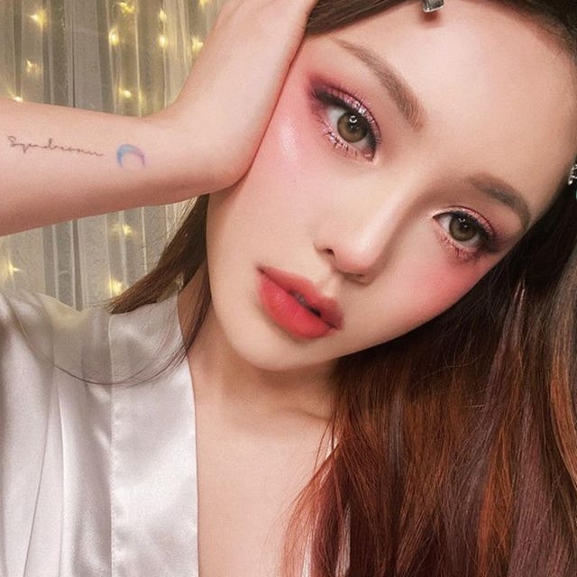 熱搜8個韓妞的派對妝容小心機!聖誕跨年夜讓妳一舉拿下他!