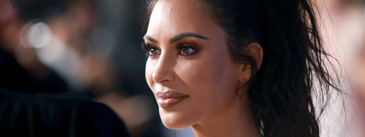Kim Kardashians Full Acceptance Speech For Cfda Influencer Award Kim