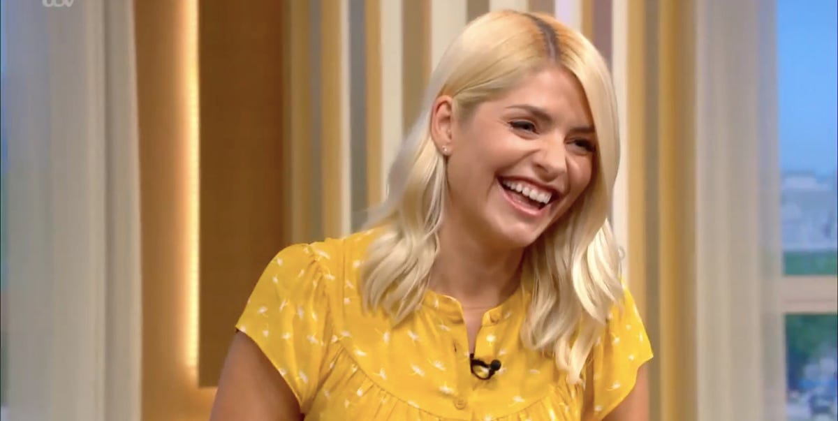 Holly Willoughby shares glimpse at Midsomer Murders cameo filming Holly Willoughby shares glimpse at Midsomer Murders cameo filming