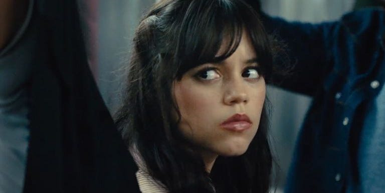 Este es el increíble ‘look’ con el que Jenna Ortega aparece en el nuevo ... Este es el increíble ‘look’ con el que Jenna Ortega aparece en el nuevo ...