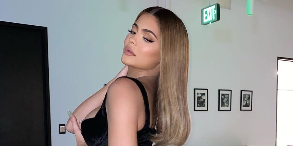 Kylie Jenner Shuts Down Troll Who Implies Shes Gained Weight