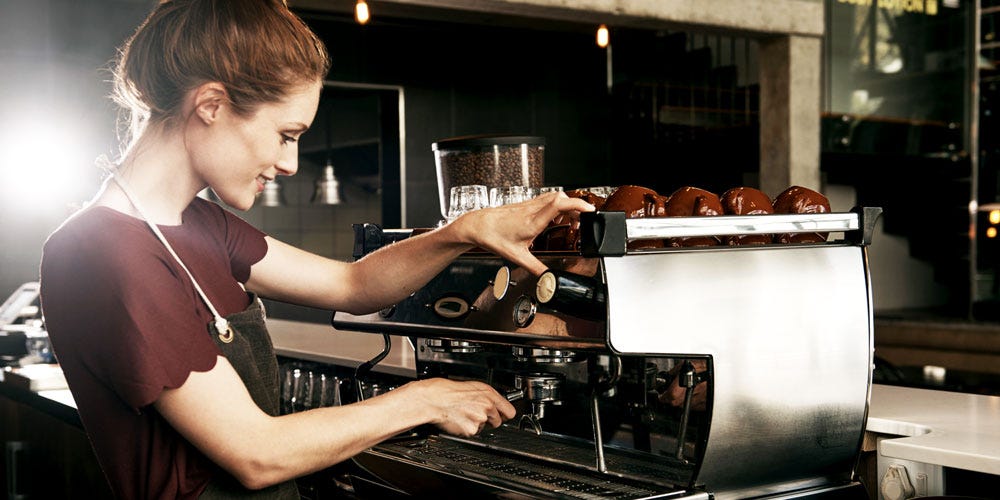 This Is How Starbucks Baristas Really Feel About Customers Coming In On
