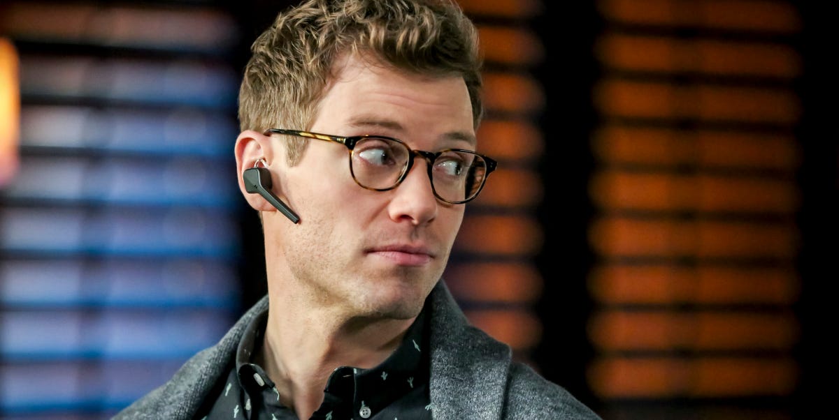 Ncis La Star Barrett Foa Taking Leave Of Absence From Season 11
