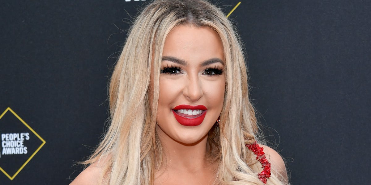 Tana Mongeaus Thong Bikini Is Giving Baywatch” Vibes