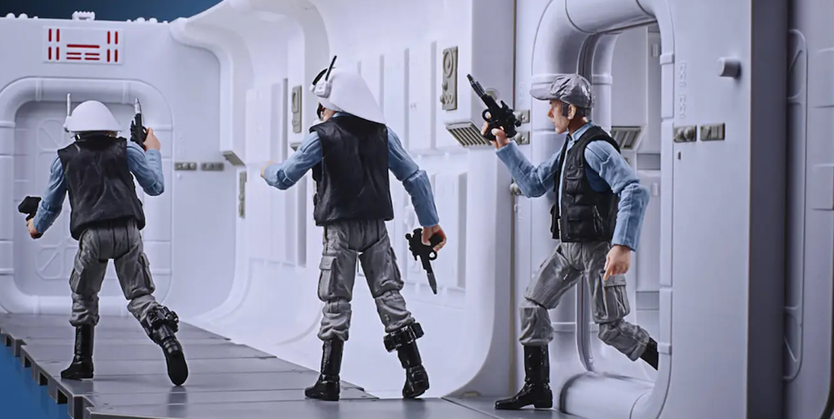 Star Wars Releases New Toy Set With Entire Scene From A New Hope