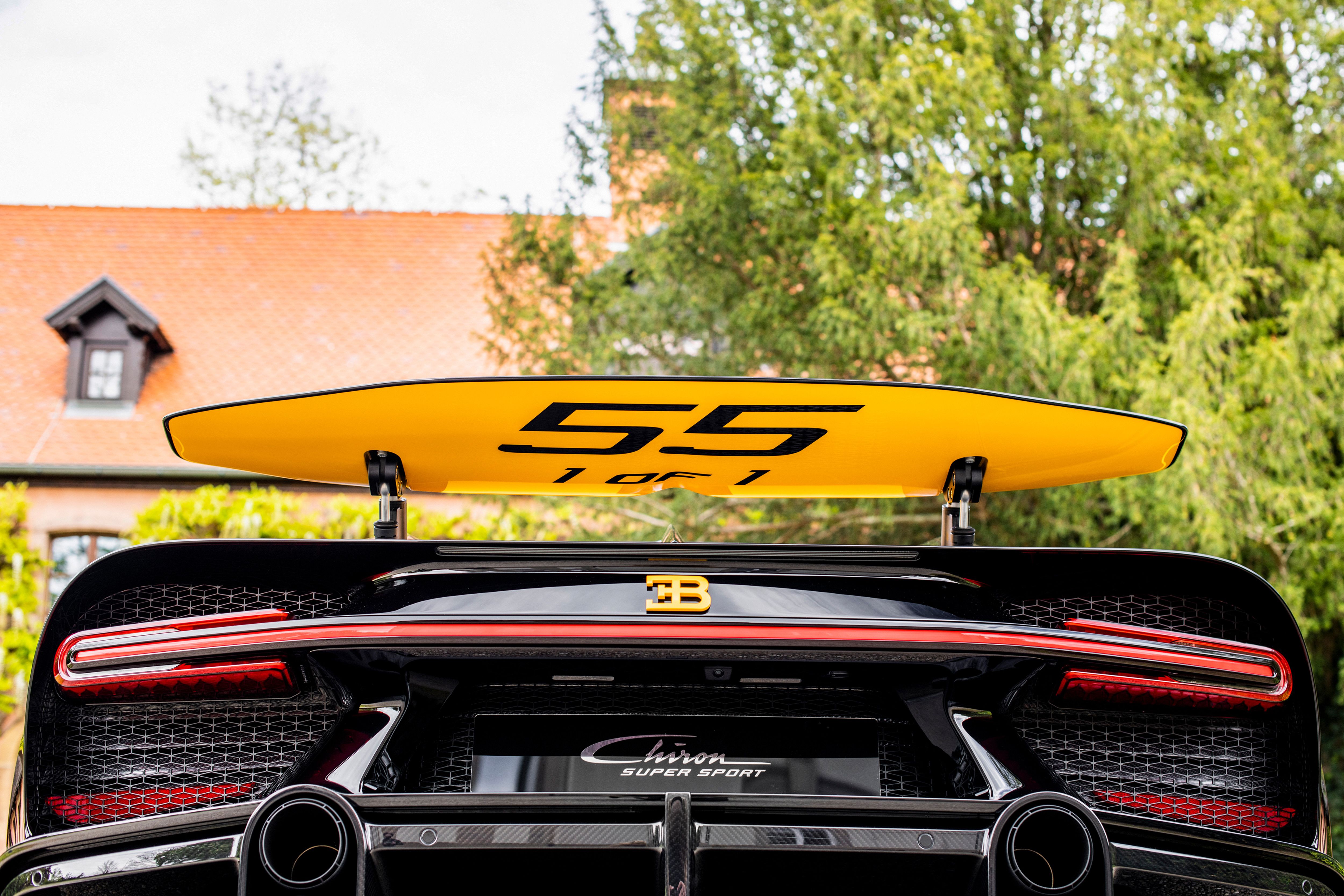 Bugatti Chiron Honors Type 55 Super Sport Designed by Jean Bugatti Chiron Honors Type 55 Super Sport Designed by Jean