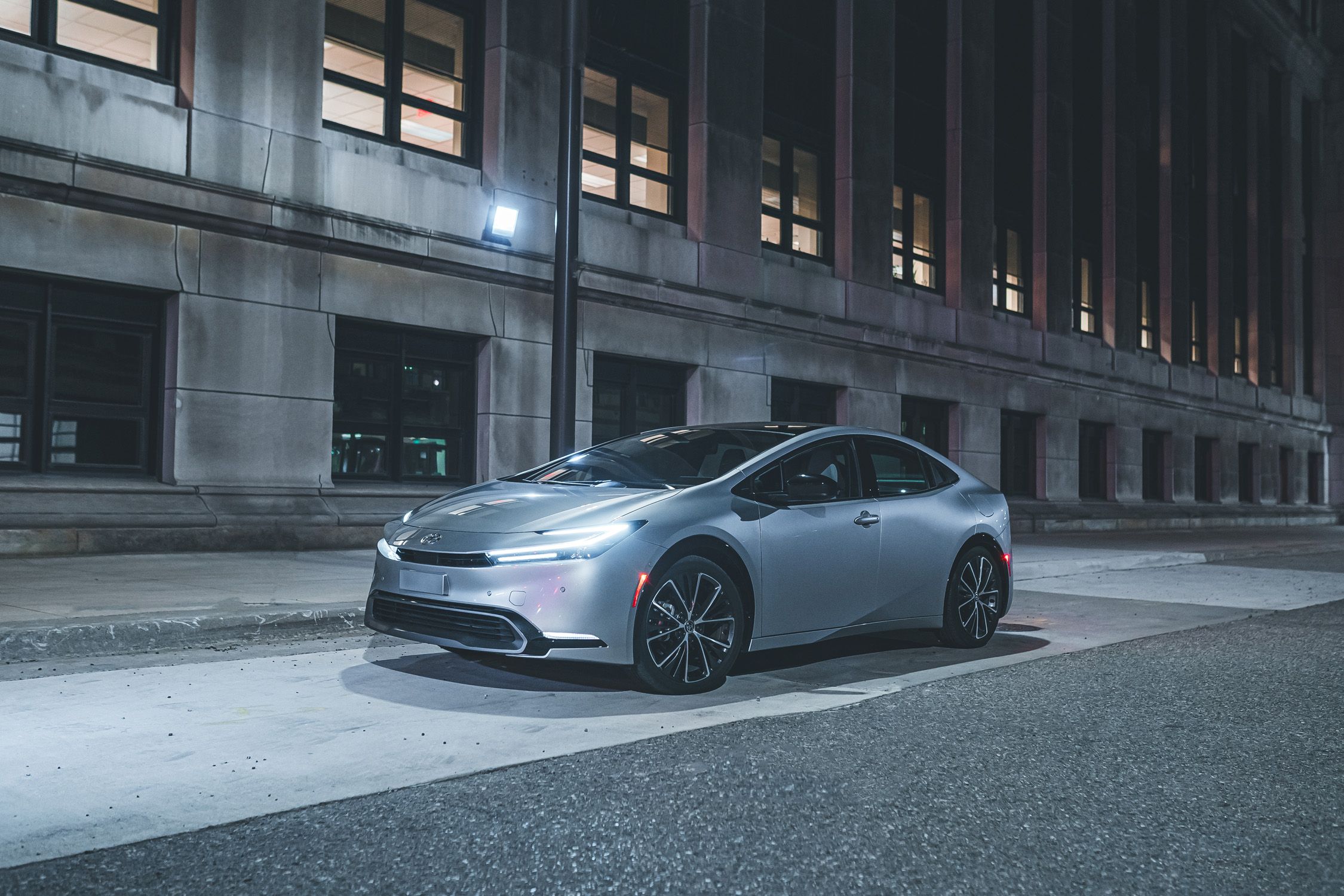 Toyota Prius Hybrid and Prius Prime PHEV Test Results Compared