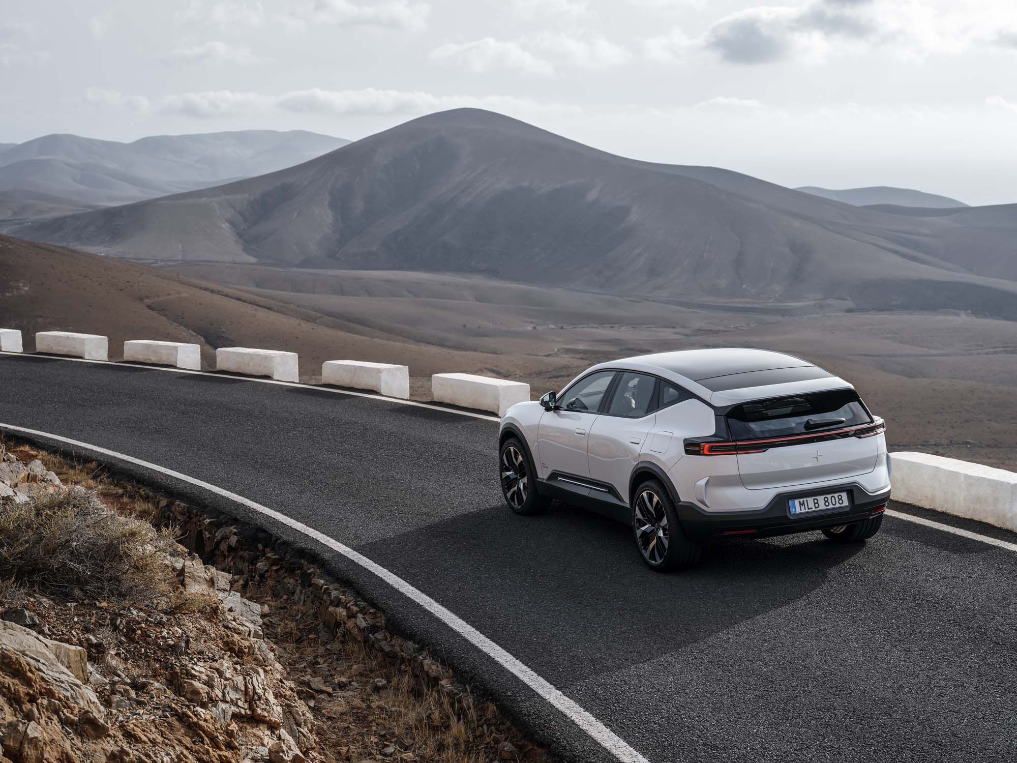 2025 Polestar 3 EV SUV Adds a Less Powerful Cheaper RWD Option