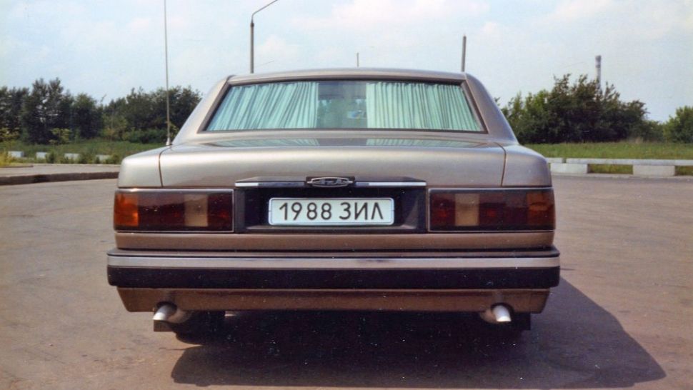 The ZiL 4102 is a portal to world in which the USSR never The ZiL 4102 is a portal to world in which the USSR never