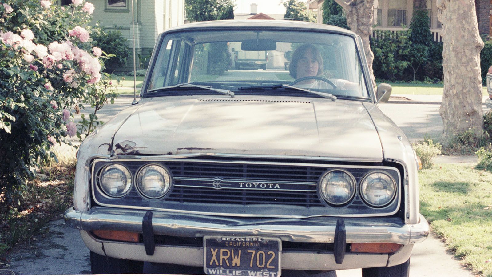82-1969-toyota-corona-front- 82-1969-toyota-corona-front-