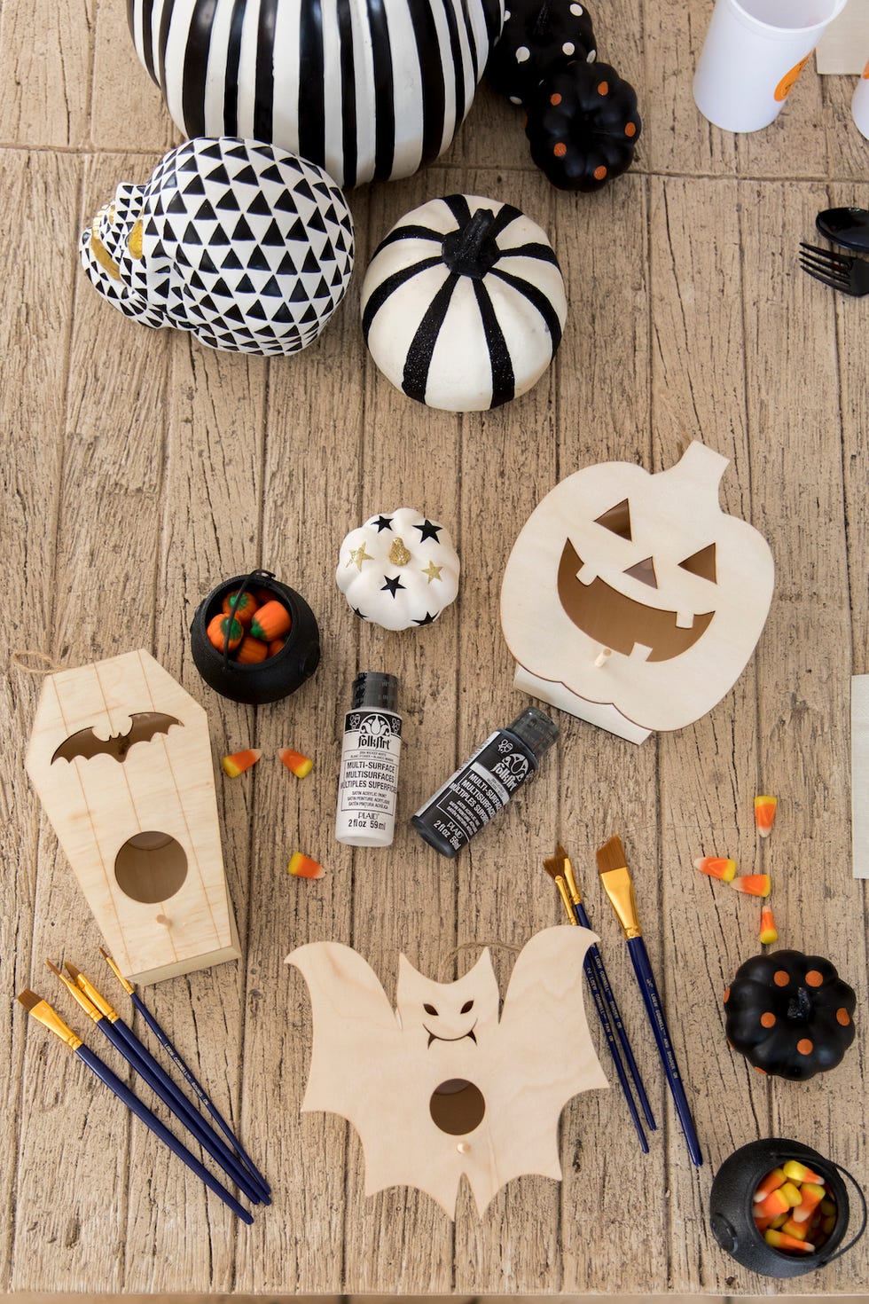 25 Elegant Adult Halloween Party Ideas Halloween Party Themes And Decor