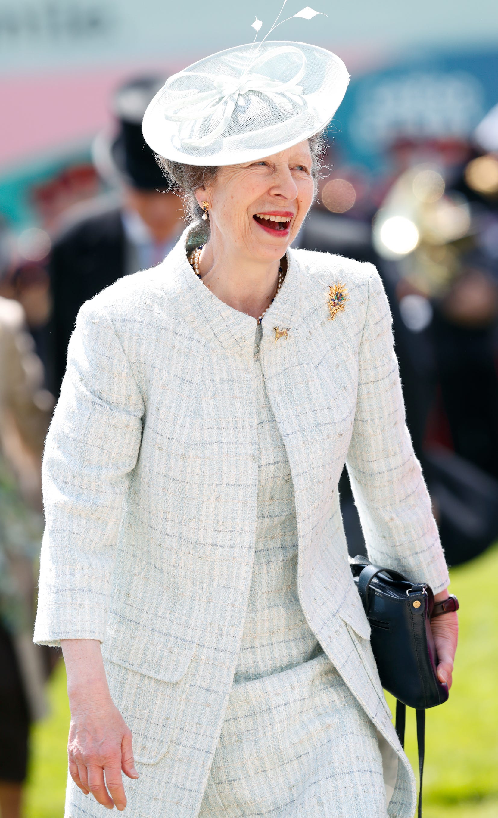 La Princesa Ana De Inglaterra A Sus 73 Años Estrena La Chaqueta De Cuadros Que Adoran Las