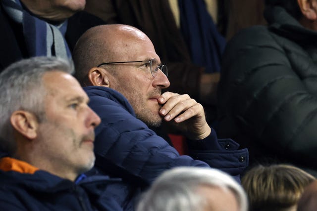 Hoe rijk is nieuwbakken Ajax-baas Alex Kroes? Hoe rijk is nieuwbakken Ajax-baas Alex Kroes?