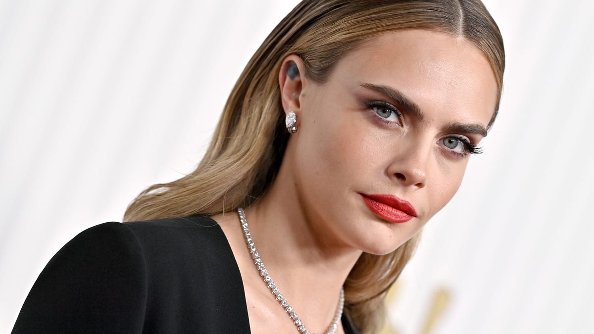 Cara Delevingne is afgekickt van alcohol: 'Ik voel me vrij' Cara Delevingne is afgekickt van alcohol: 'Ik voel me vrij'