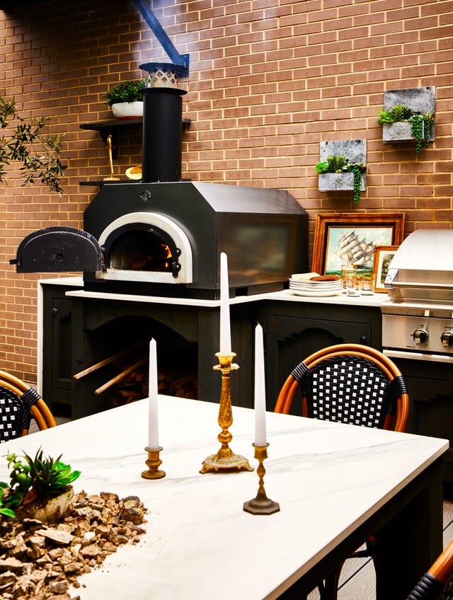 Hgtv Star Alison Victorias House In Chicago Is Inspired By Paris