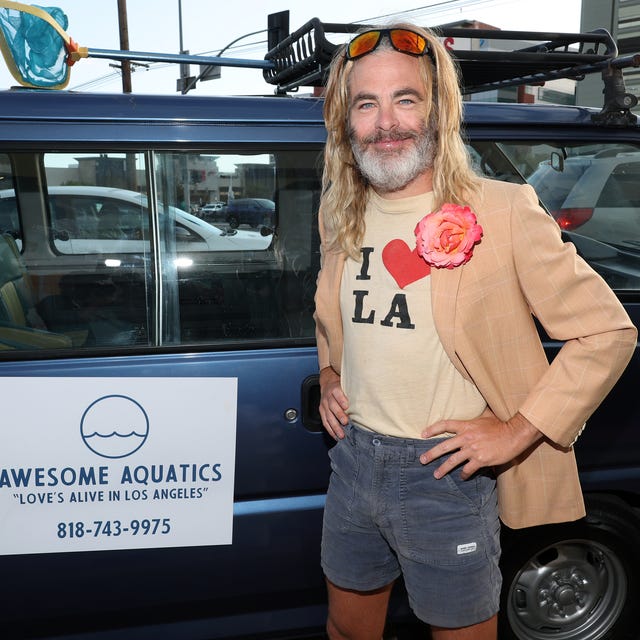 Chris Pine Rocks His Outfit at ‘Poolman’ Premiere Chris Pine Rocks His Outfit at ‘Poolman’ Premiere