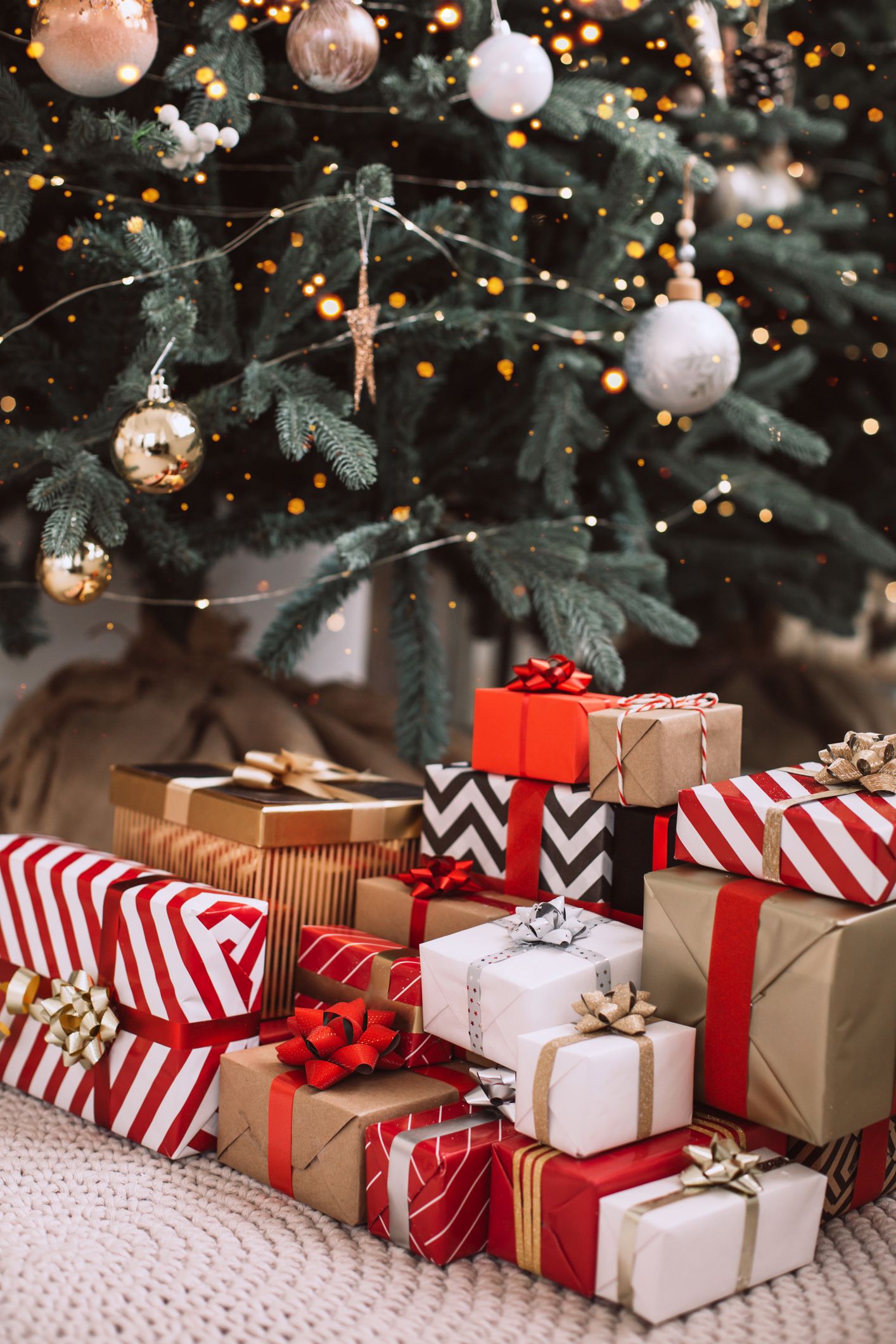 38 Best Christmas Party Ideas to Celebrate the Holiday Season