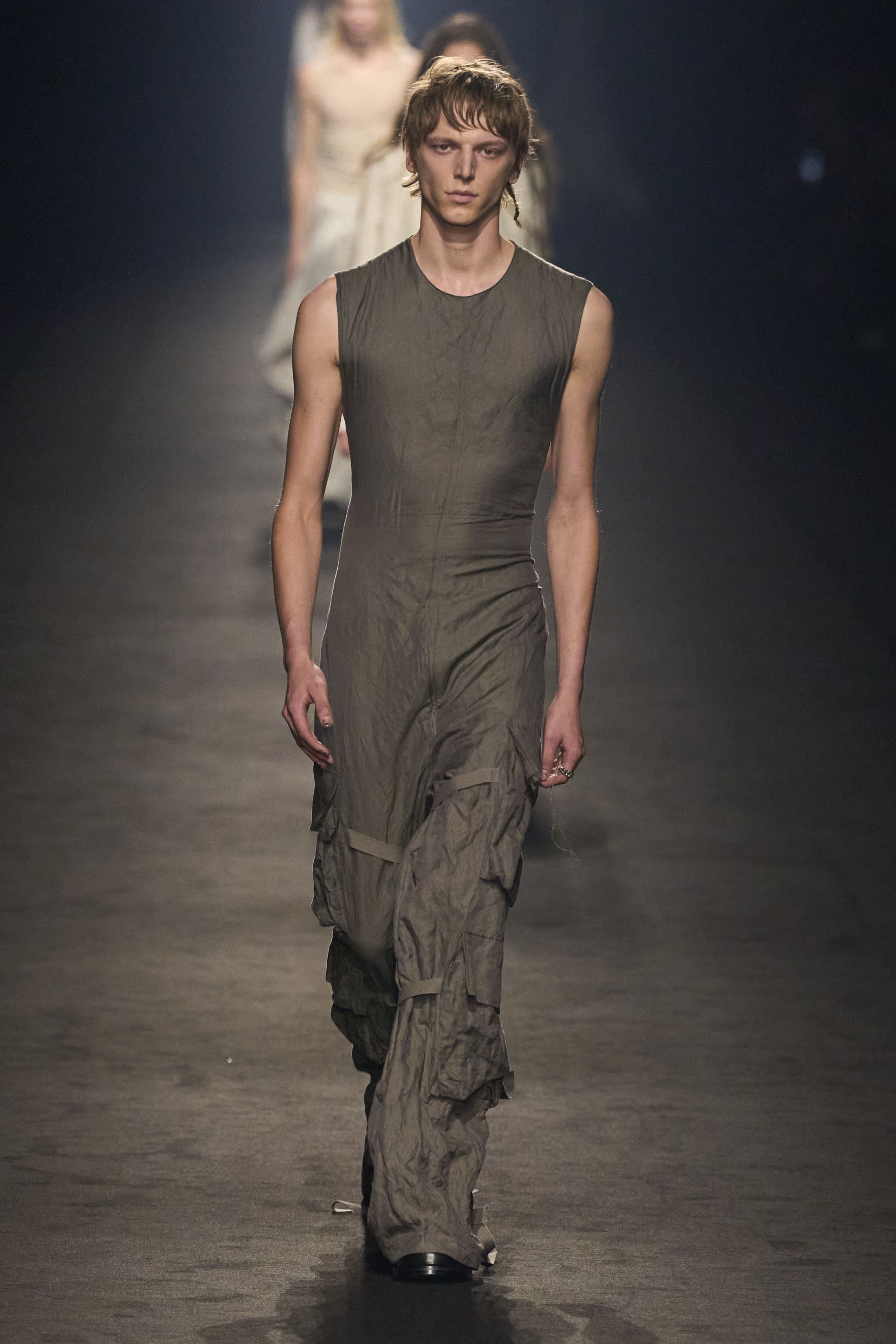 アン ドゥムルメステール(ANN DEMEULEMEESTER)2024春夏 アン ドゥムルメステール(ANN DEMEULEMEESTER)2024春夏