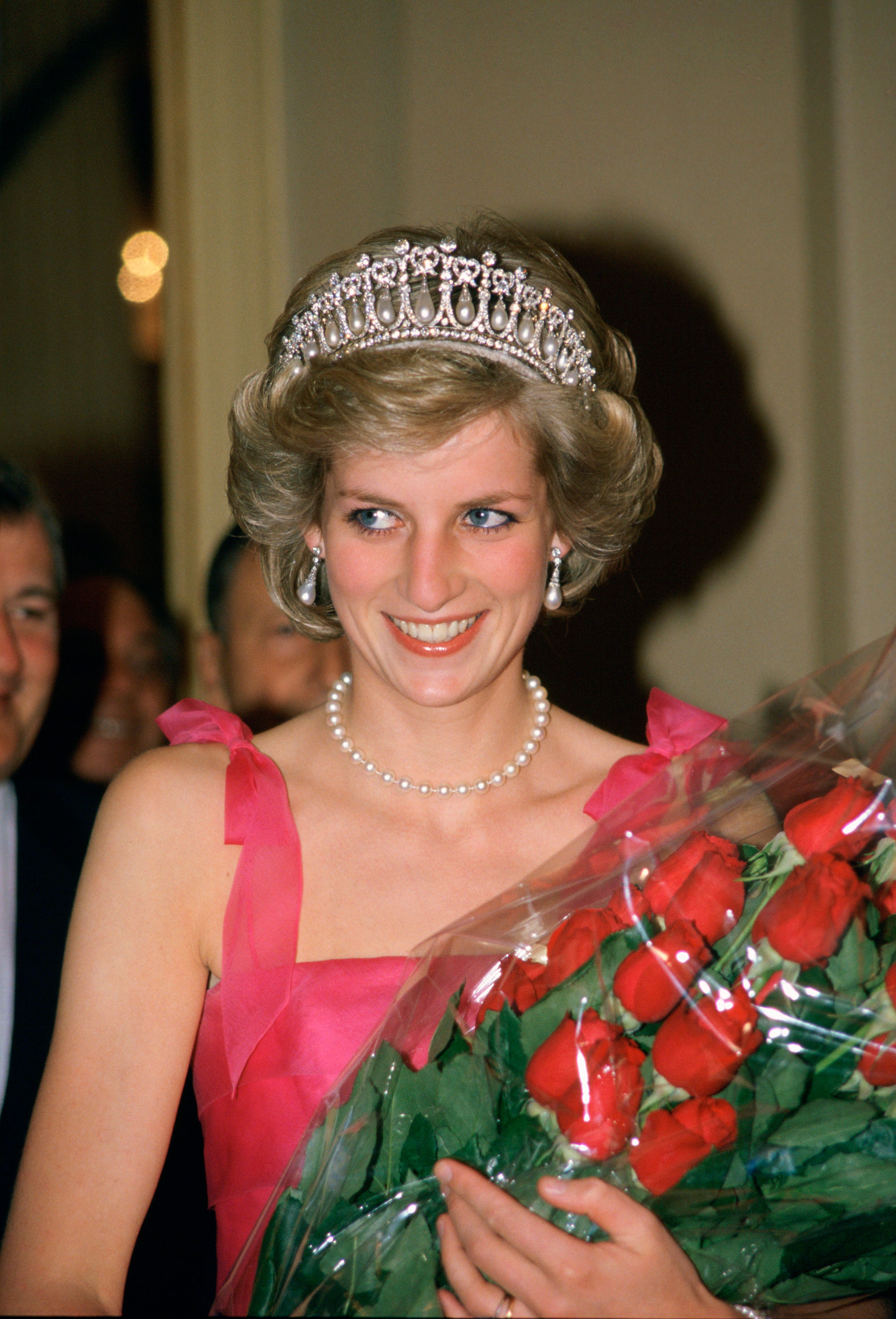 Kate Middleton Wears Princess Dianas Favorite Tiara At The State
