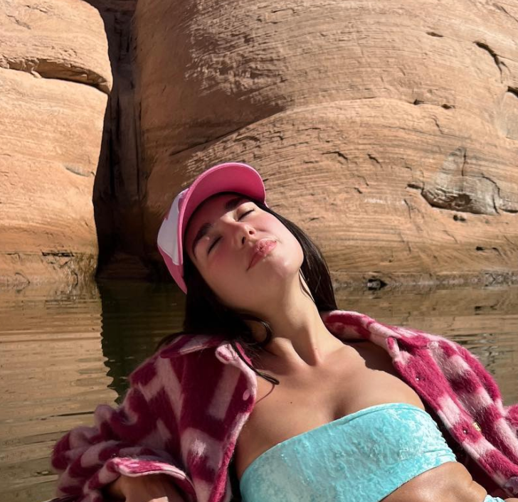 Dua Lipas Abs Are Looking So Toned In A Cutout Swimsuit On Ig