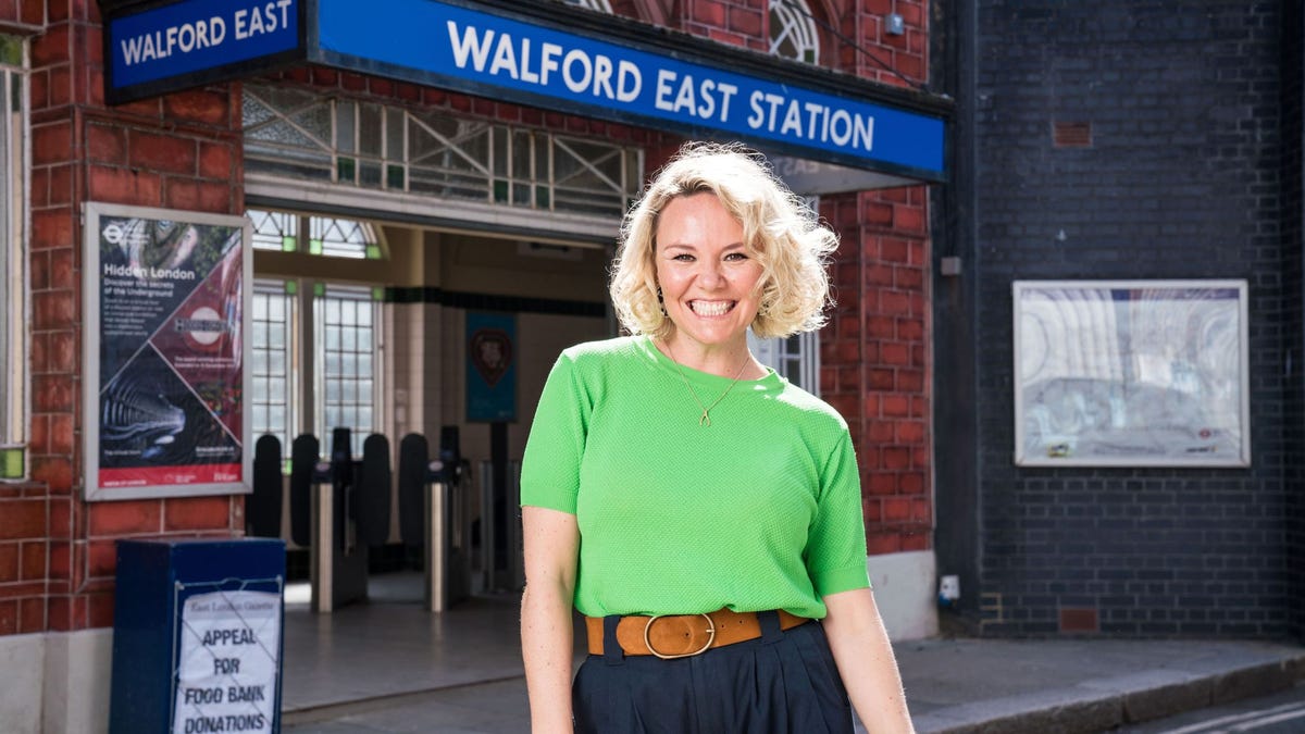 Eastenders Spoilers Janines Return Teased As Scarlett Arrives