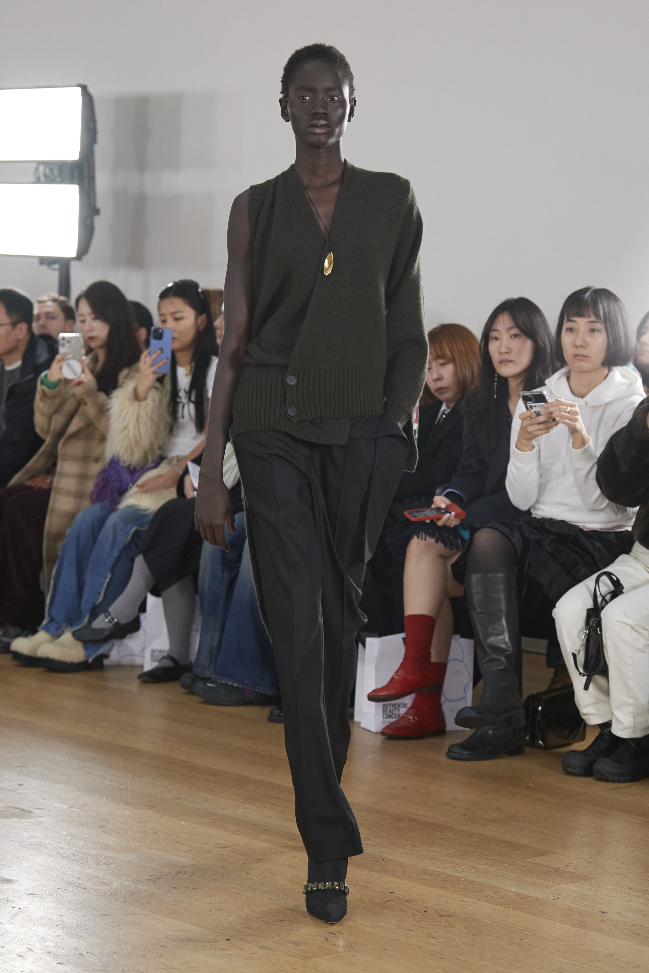 ユードンチョイ(EUDON CHOI)2024-25秋冬コレクション ユードンチョイ(EUDON CHOI)2024-25秋冬コレクション