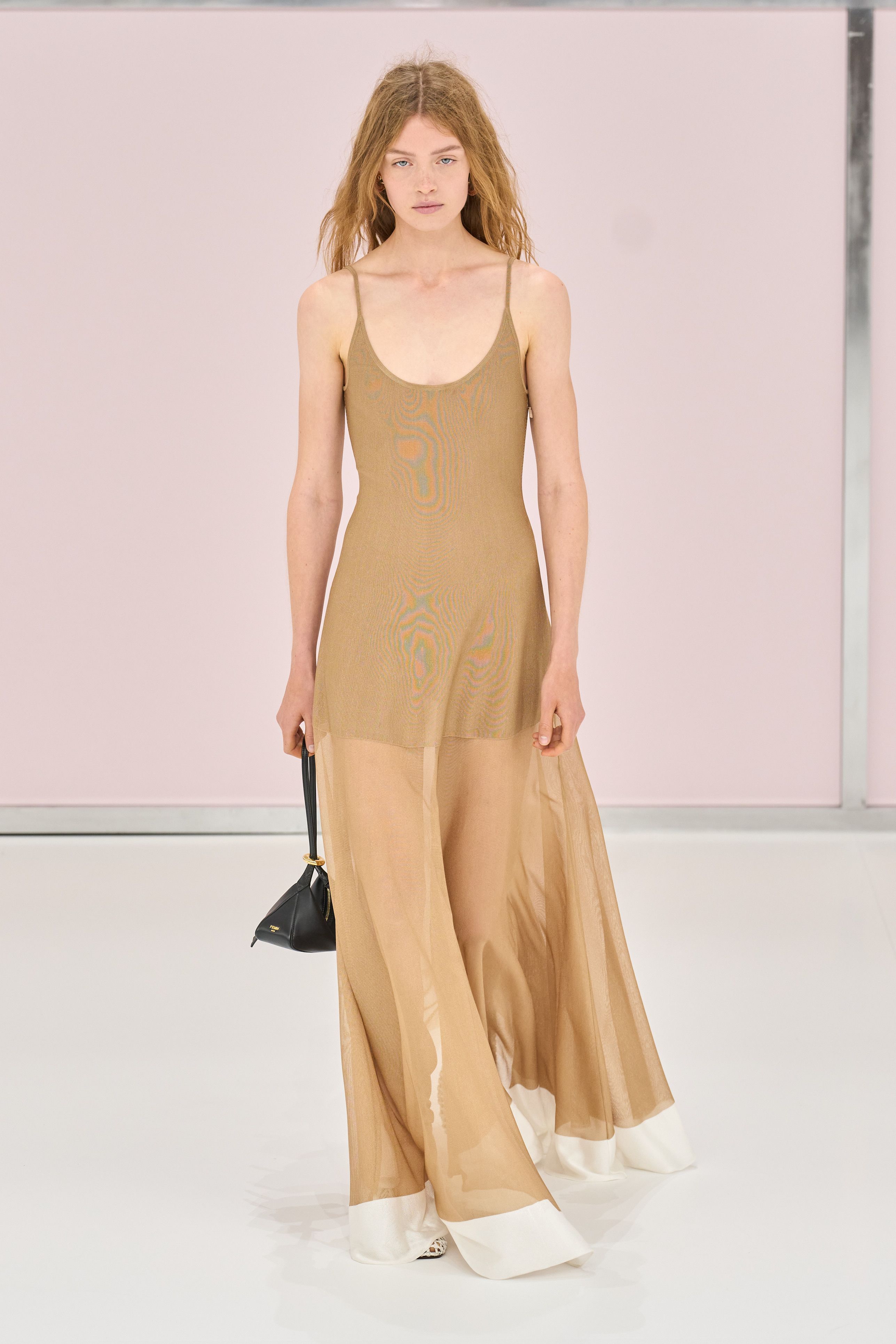 フェンディ(FENDI)」2025春夏コレクション | ファッション フェンディ(FENDI)」2025春夏コレクション | ファッション