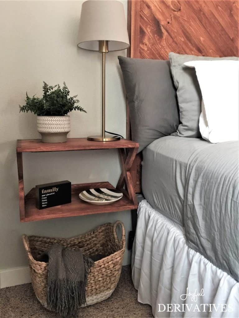 Floating end table shelf store